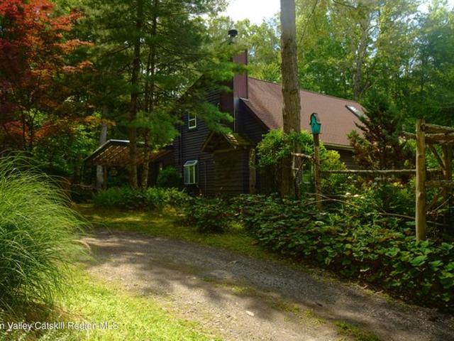 323 Beaverkill Rd, Kingston, NY 12401