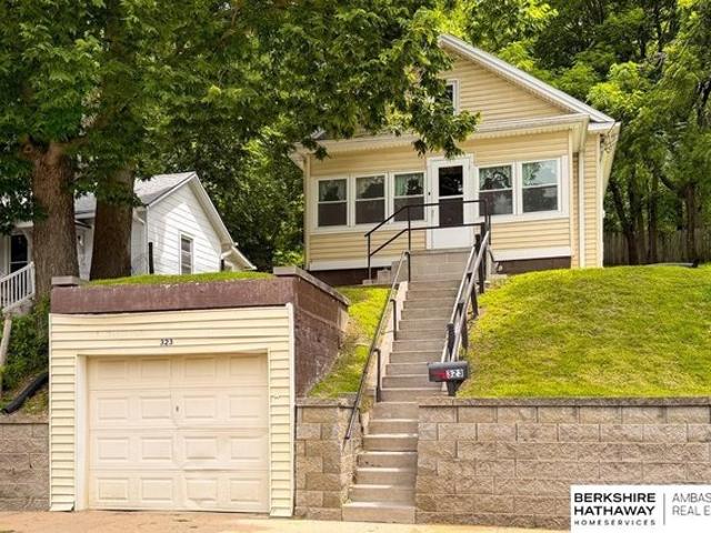 323 Benton St, Council Bluffs, IA 51503