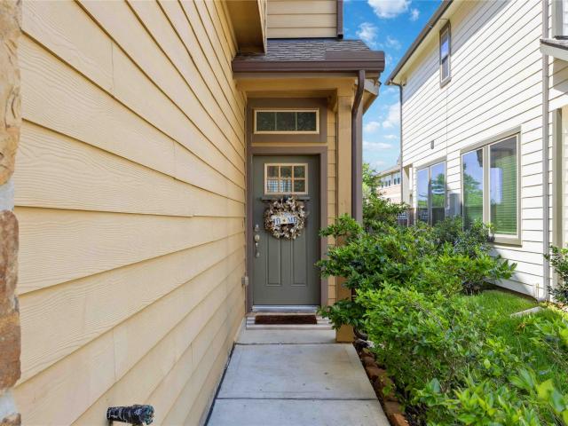 323 Biltmore Loop