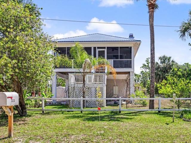 323 Bradford St, Saint George Isl, FL 32328