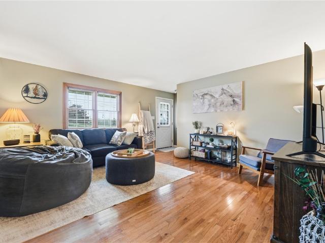 323 Brewster Rd