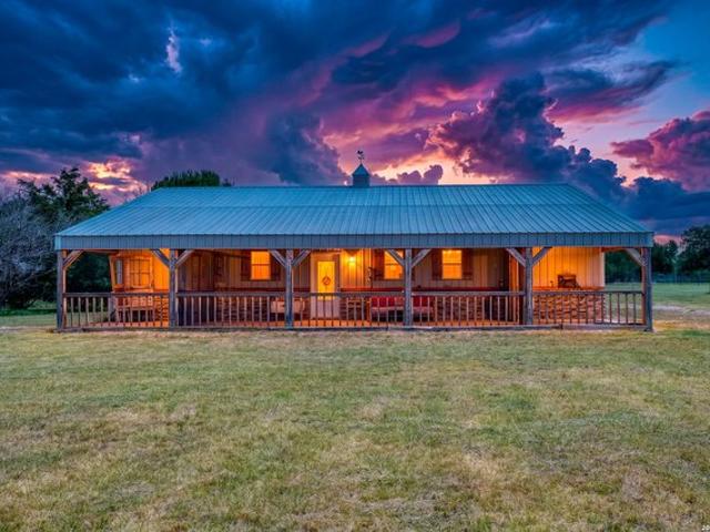 323 Buckskin Trl, Bandera, TX 78003