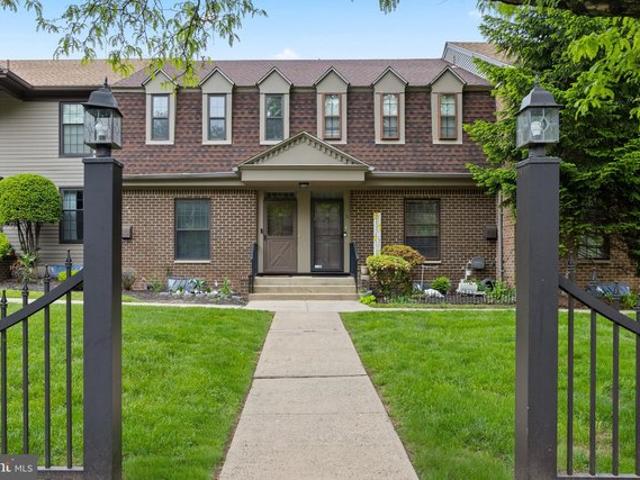 323 Gill Ln, Iselin, NJ 08830