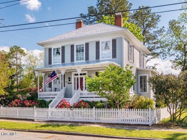 323 E 2nd St, Washington, NC 27889