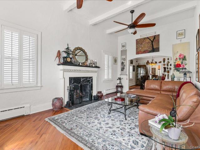 323 E Walnut Street