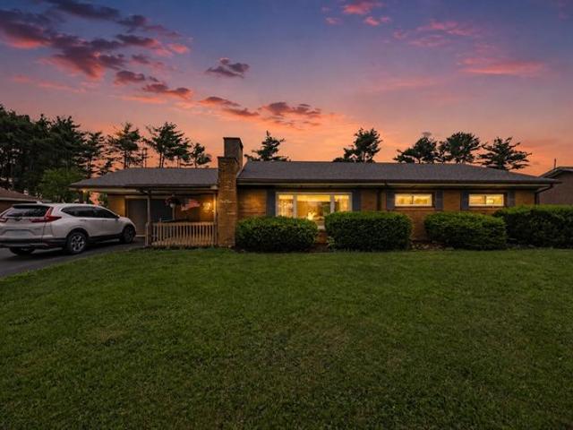 323 E Wapakoneta St, Waynesfield, OH 45896