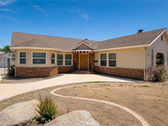 323 E Weldon Ave, Fresno, CA 93704