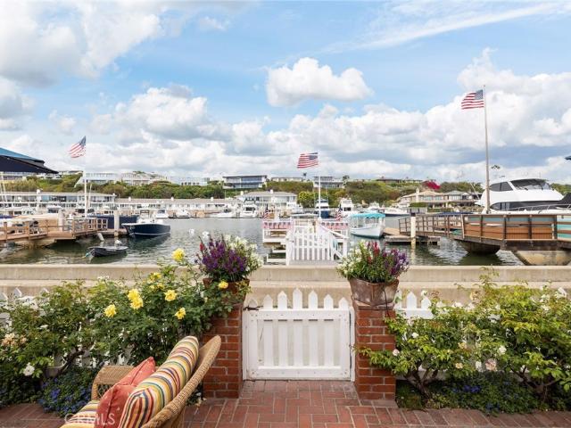 323 E Bay Front