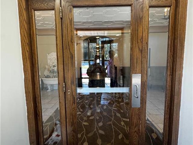 323 E Emanuel Cleaver II Boulevard # 3E