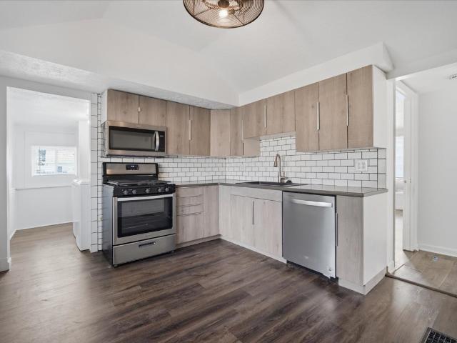 323 E Lincoln Street
