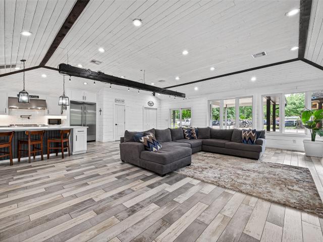 323 E Palm Street