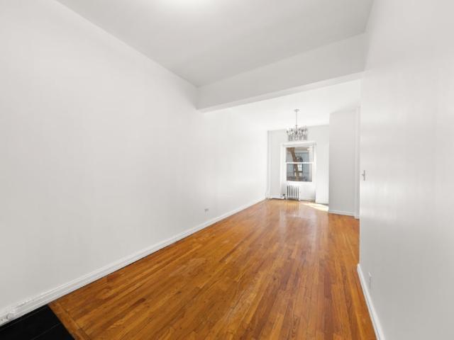 323 East 90th Street, New York, NY