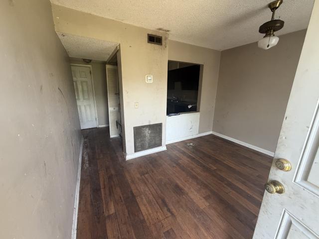 323 Forest Park Rd # 6 13