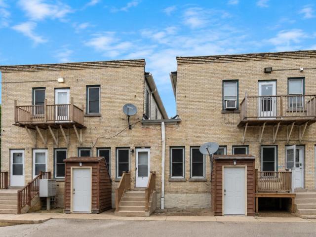 323 Fredonia Ave