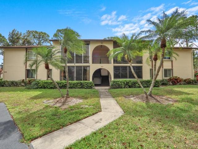 323 Knotty Pine Cir Unit A2, Greenacres, FL 33463