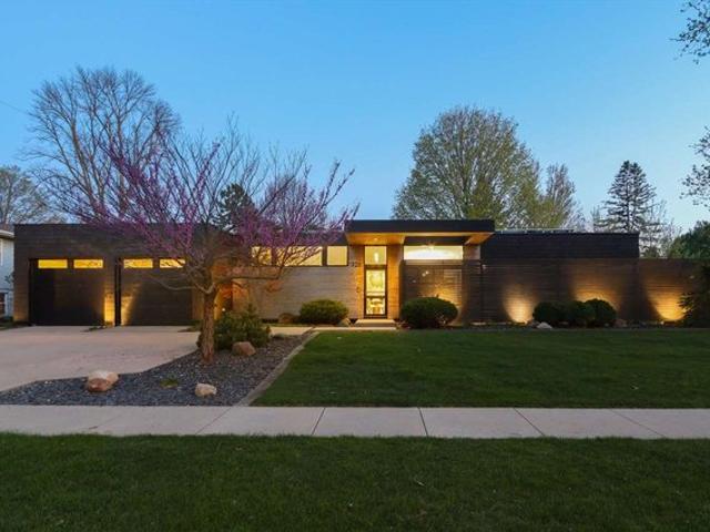 323 Koser Ave, Iowa City, IA 52246