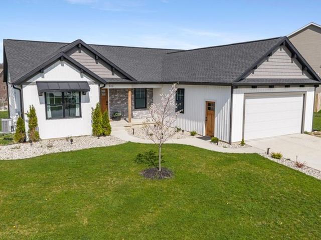 323 Katie Dr, Grand Rapids, MI 49534