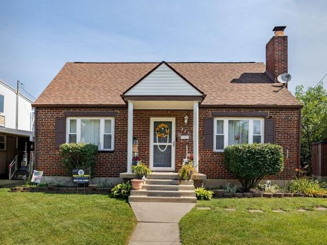 323 Holmes Dr, Fairborn, OH 45324