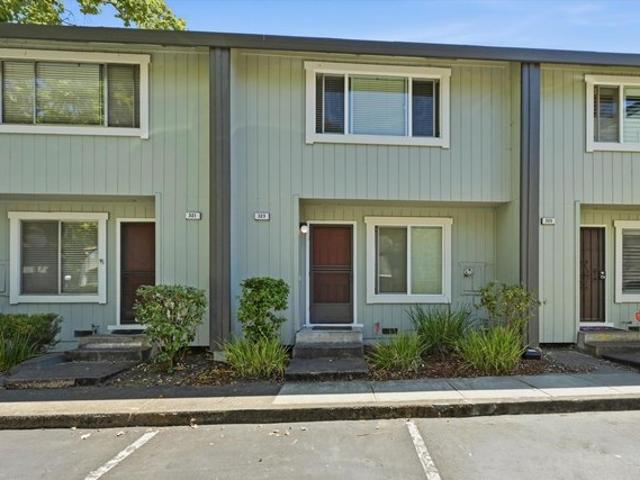 323 Harvest Ln, Santa Rosa, CA 95401