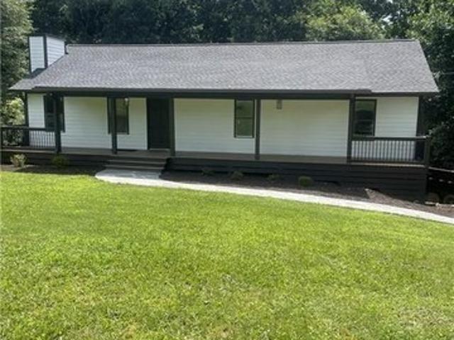 323 Hill Crest Cir, Woodstock, GA 30188
