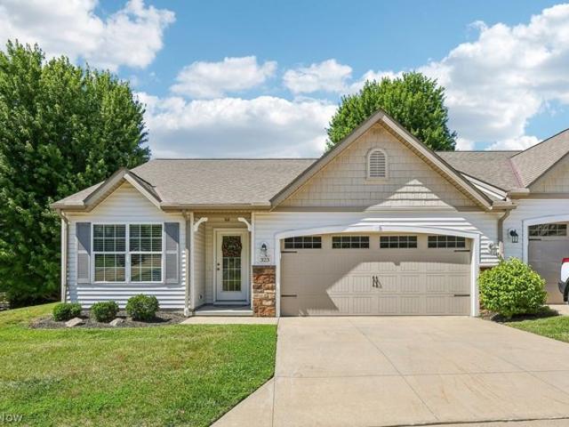 323 Lake Breeze Cv, Eastlake, OH 44095