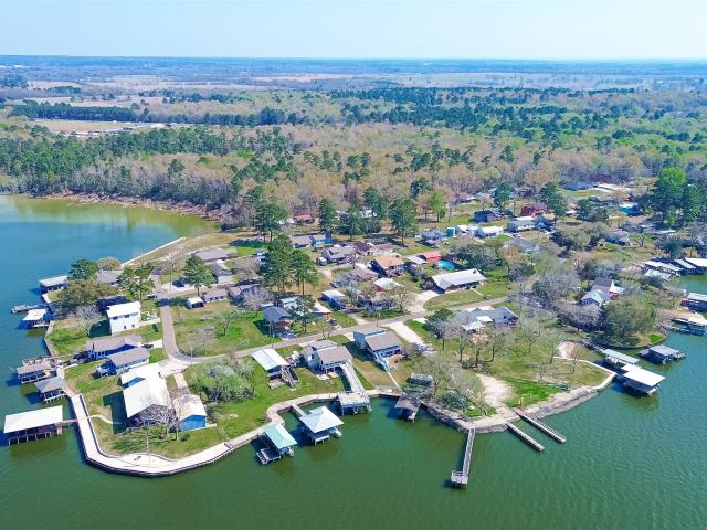 323 Lake Livingston Drive