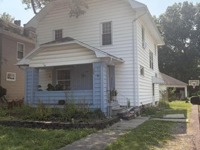 323 Maple Ln, Lima, OH 45805