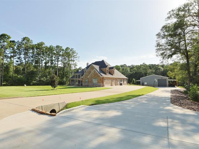 323 Mapleleaf Street