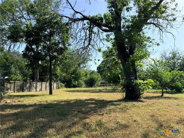 323 Meadow Lake Dr, Seguin, TX 78155 | MLS #618256