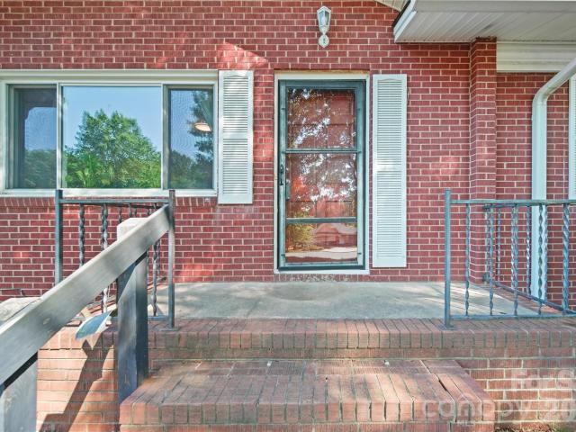 323 Meadowbrook Drive