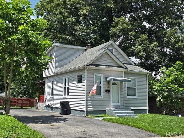 323 N 37th St, Belleville, IL 62226