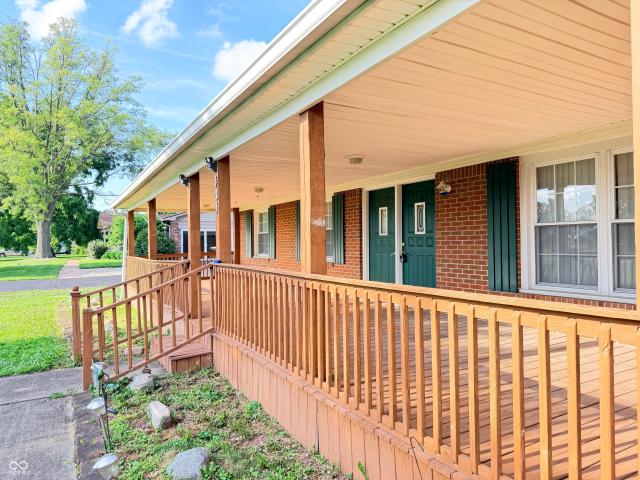 323 N Windswept