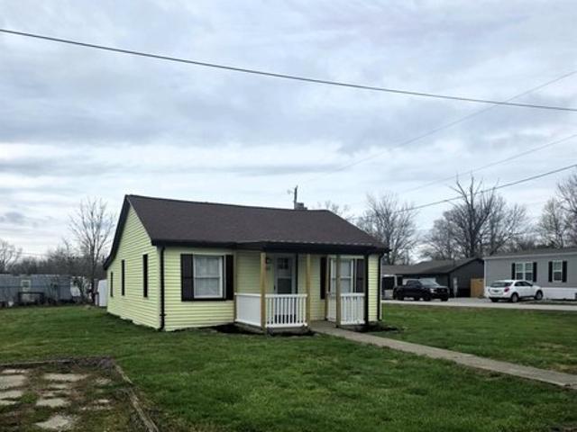 323 N Coffee St, Felicity, OH 45120