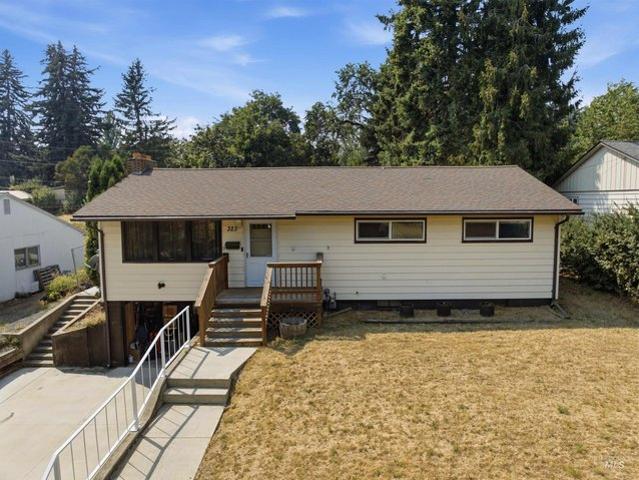 323 N Grant St, Moscow, ID 83843