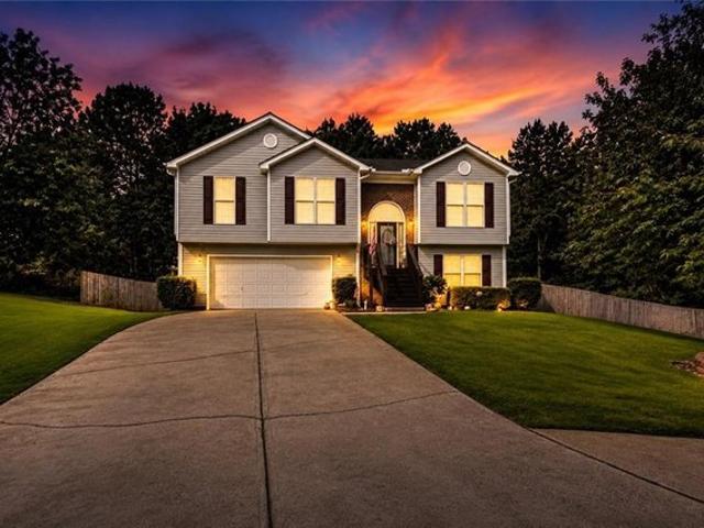 323 Natchez Cir, Winder, GA 30680