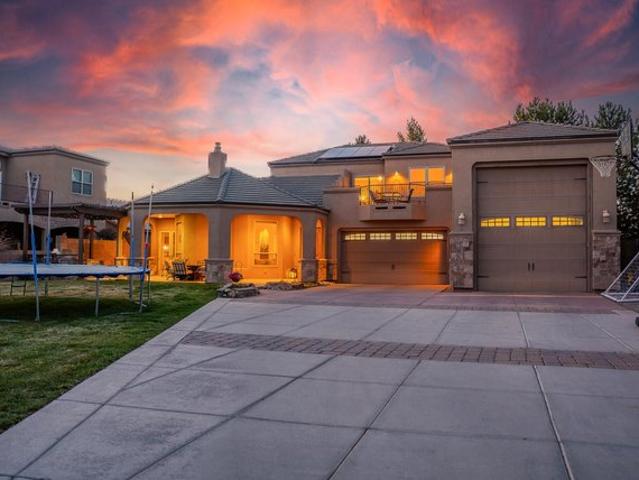 323 Nuevo Hacienda Ln NW, Los Ranchos, NM 87107