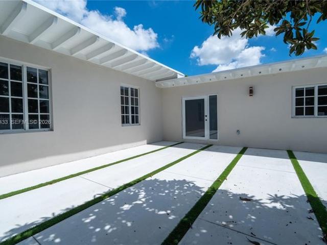 323 NW 104th Ter, Miami, FL 33150