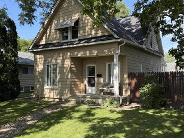 323 S Main St, Walbridge, OH 43465
