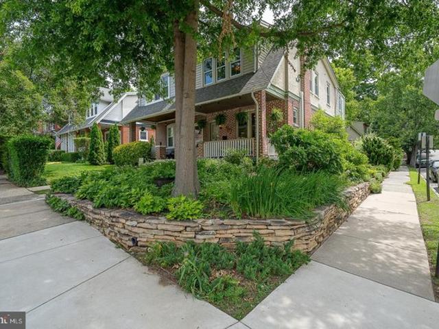 323 S Olive St, Media, PA 19063