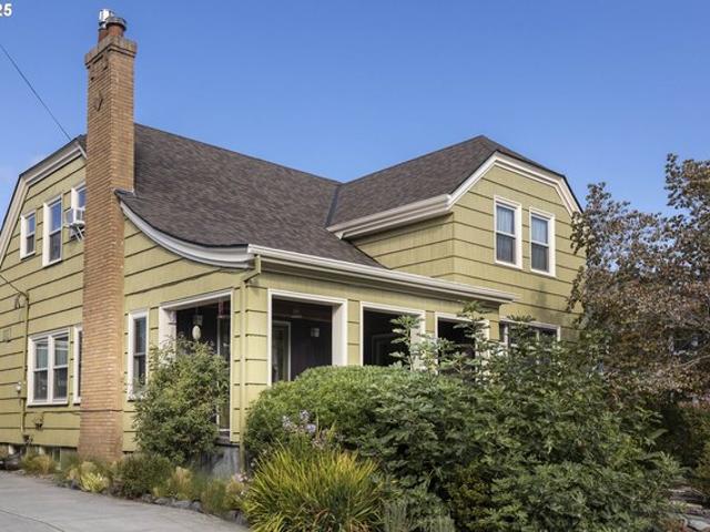 323 SE Cowls St, McMinnville, OR 97128