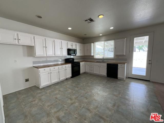 323 Steiner Dr, Hemet, CA 92544 | MLS #26742 | Compass