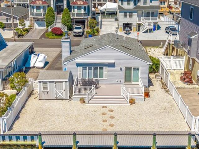 323 Stephan Ave, Toms River, NJ 08753