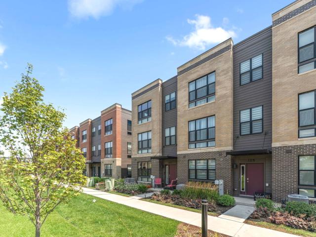 323 Summit Circle