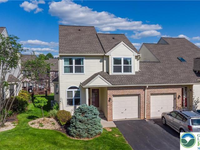 323 Surrey Place
