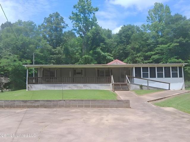 323 Pine Rd, Carthage, MS 39051