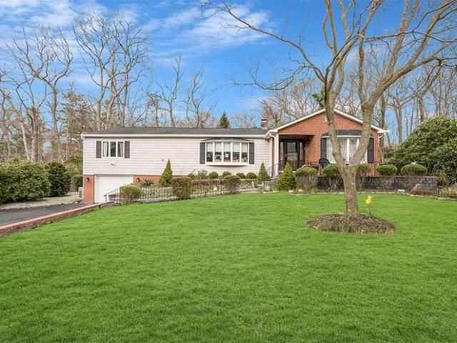 323 Pipe Stave Hollow Rd, Miller Place, NY 11764