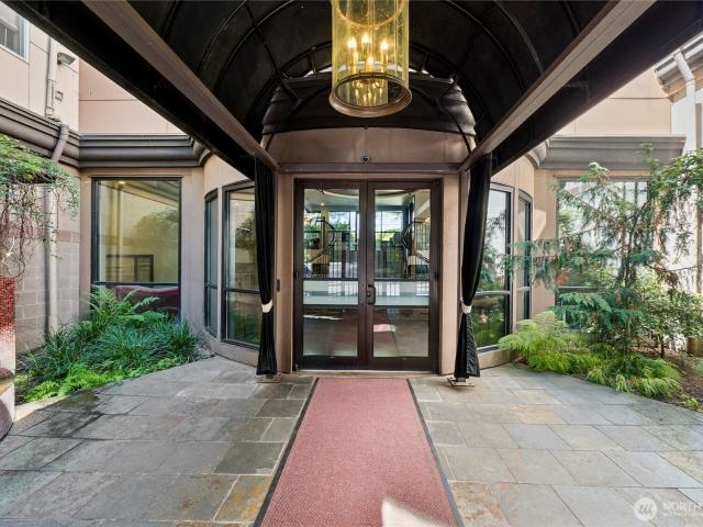 323 Queen Anne Avenue N # 711