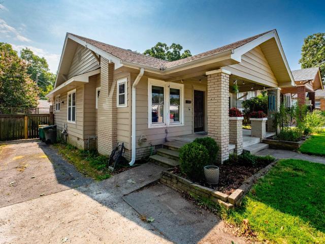 323 Rosetta Street