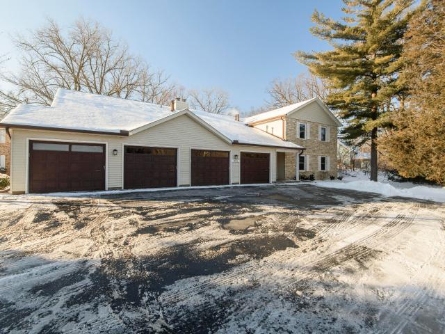 323 Riverview Dr, Unit 4, Delafield, WI 53018 | Compass