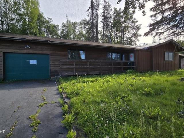 323 W Arlington Ave, Soldotna, AK 99669